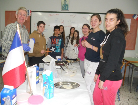 ΤΟ ΕΘΙΜΟ ΤΗΣ ΥΠΑΠΑΝΤΗΣ ΣΤΗ ΓΑΛΛΙΑ ΑΝΑΒΙΩΣΕ ΣΤΟ ΓΥΜΝΑΣΙΟ ΣΟΥΡΠΗΣ - Λαός ...