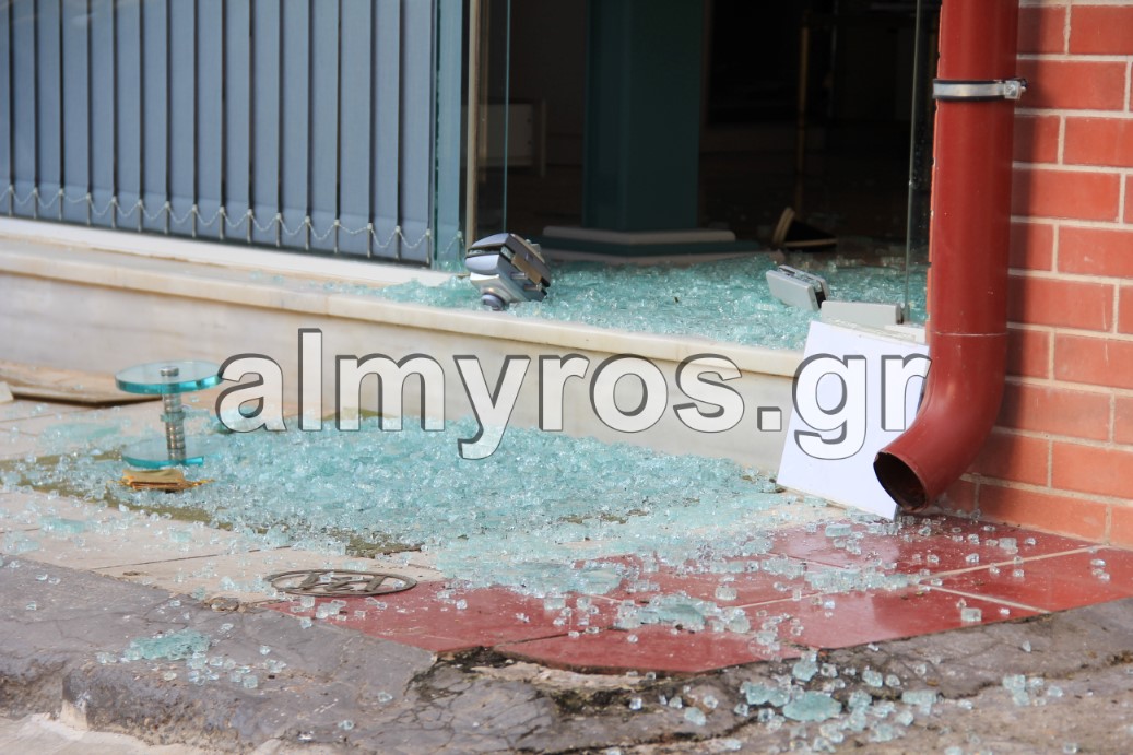 Αλμυρός: Συμμορία έκλεψε κοσμηματοπωλείο - Λαός της Μαγνησίας