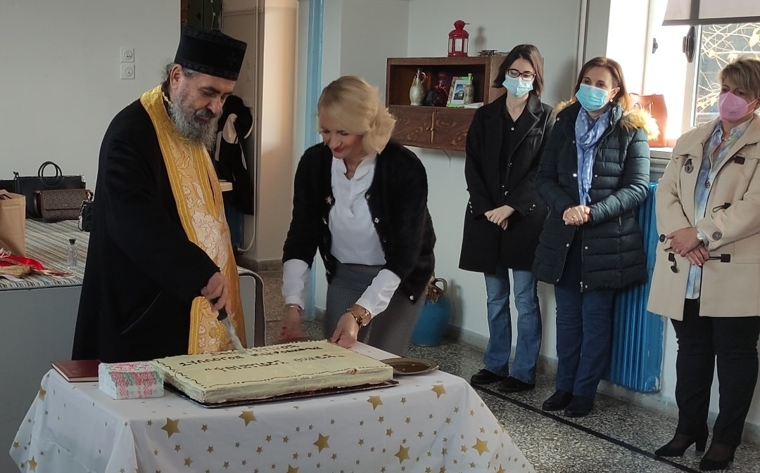 Η κοπή πίτας του Πολιτιστικού Συλλόγου Μικροθηβών / φωτογραφίες - Λαός ...