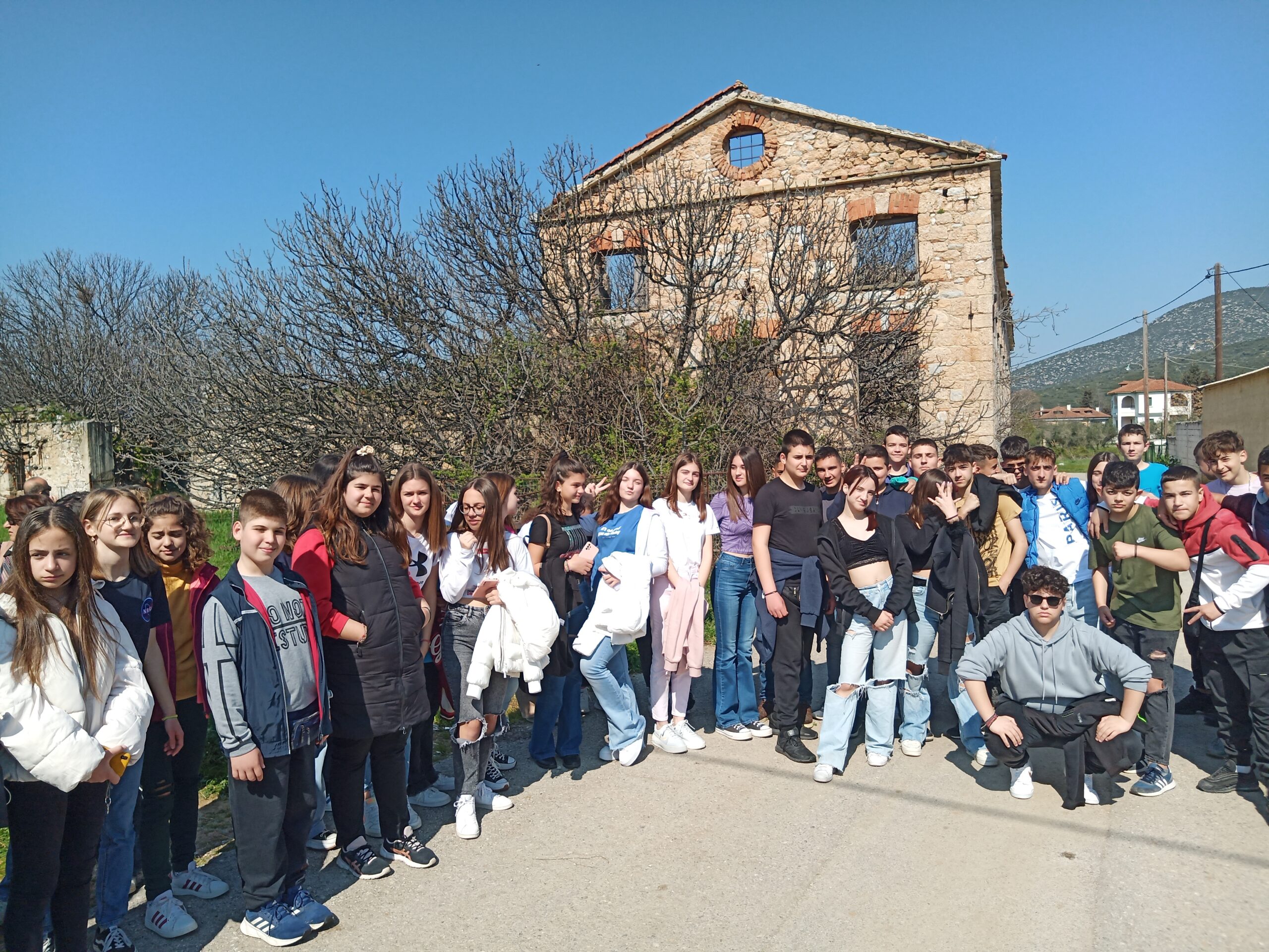 Το Γυμνάσιο Στεφανοβικείου στους ιστορικούς στρατώνες της Σούρπης ...
