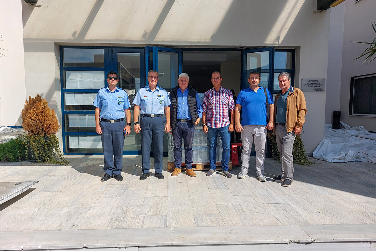 AHEPA HJ-34 ΚΕΡΚΥΡΑΣ AHEPA HJ-13 ΒΟΛΟΥ: Δωρεά εμφιαλωμένου νερού στις ...