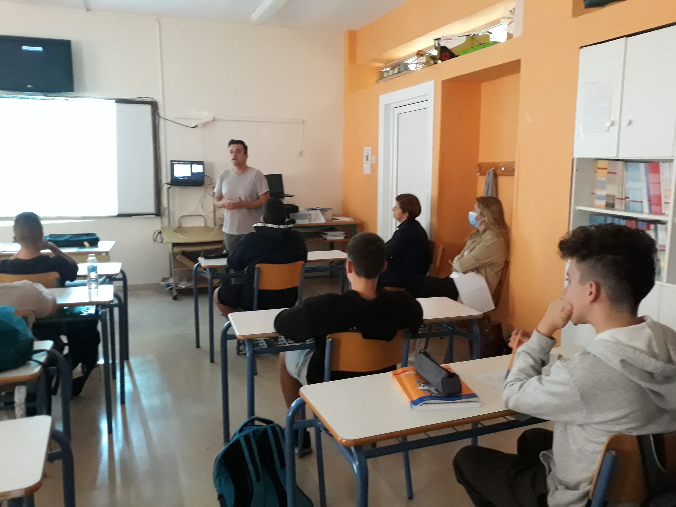 «Μεντορική», μια διδασκαλία για …εκπαιδευτικούς στο Γυμνάσιο Λ.Τ ...