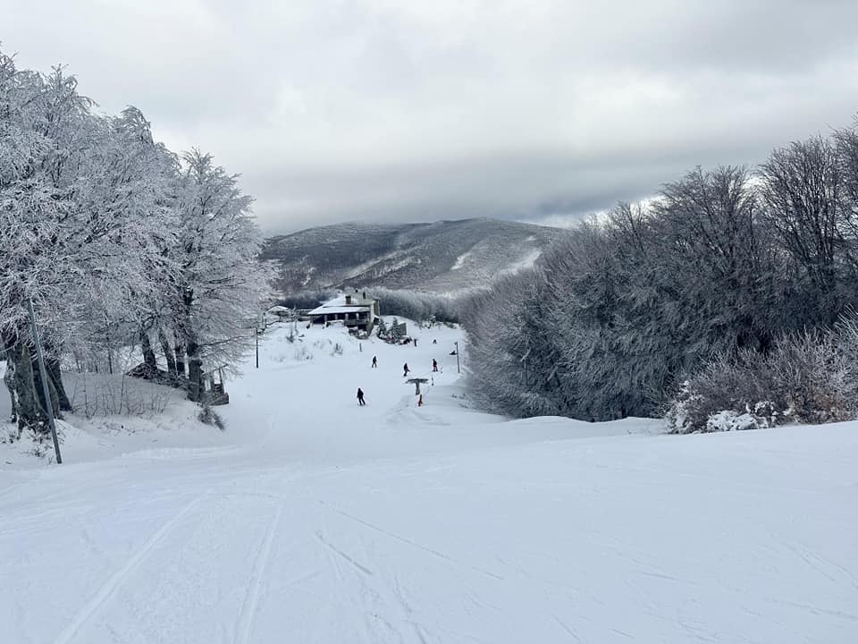 Το Χιονοδρομικό Κέντρο Πηλίου λειτουργεί για αναψυχή και χιονοδρομίες ...
