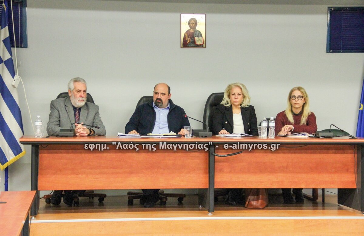 Οι υποψήφιοι σύμβουλοι του Αλμυρός Ευθύνη και Δημιουργία με υπ. Δήμαρχο ...